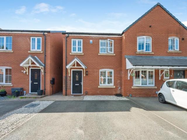 3 bedroom semi detached house for sale