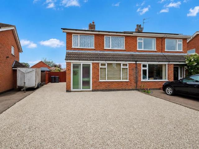 3 bedroom semi detached house for sale