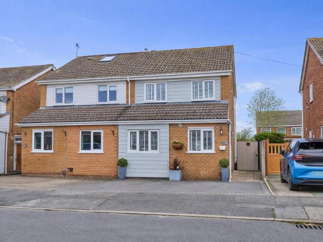 3 bedroom semi detached house for sale