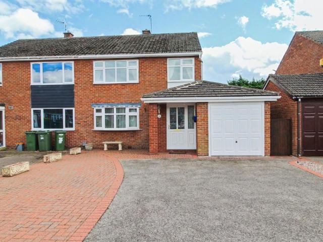 3 bedroom semi detached house for sale