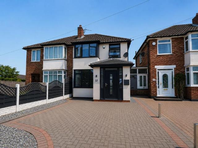 3 bedroom semi detached house for sale