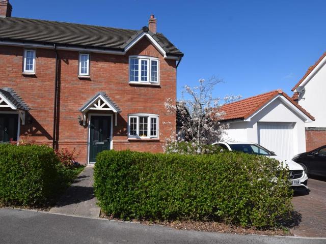 3 bedroom semi detached house for sale