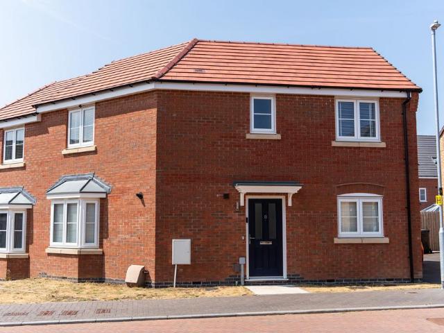3 bedroom semi detached house for sale