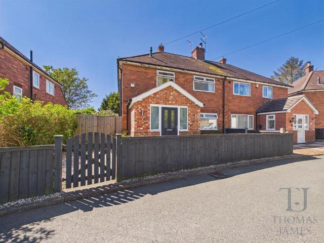 3 bedroom semi detached house for sale