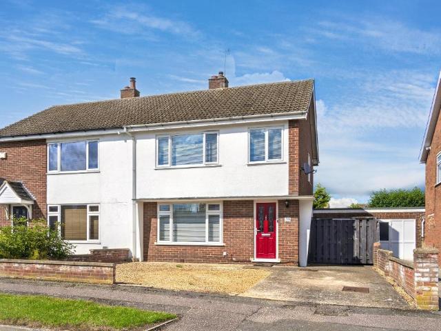 3 bedroom semi detached house for sale