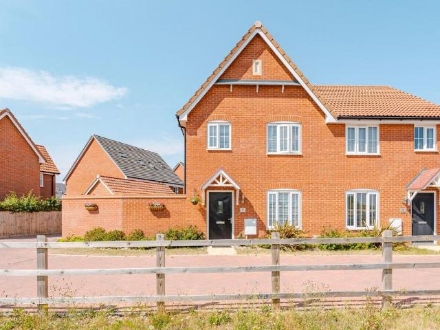 3 bedroom semi detached house for sale