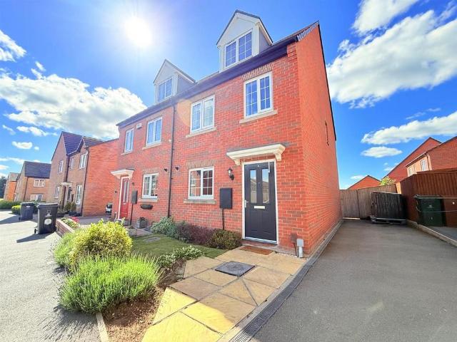 3 bedroom semi detached house for sale