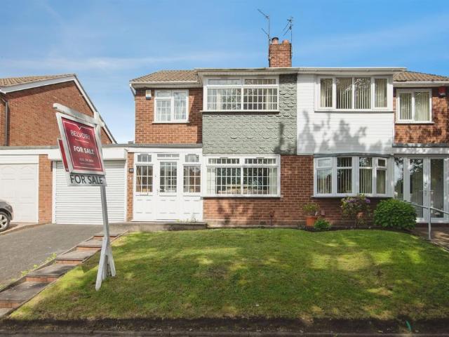 3 bedroom semi detached house for sale