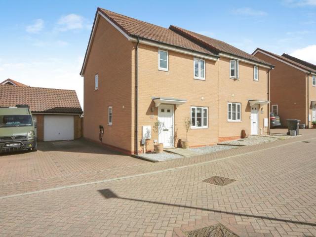 3 bedroom semi detached house for sale