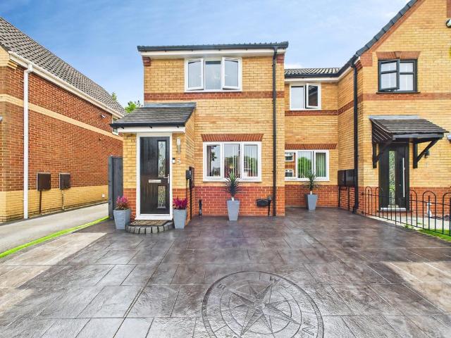 3 bedroom semi detached house for sale