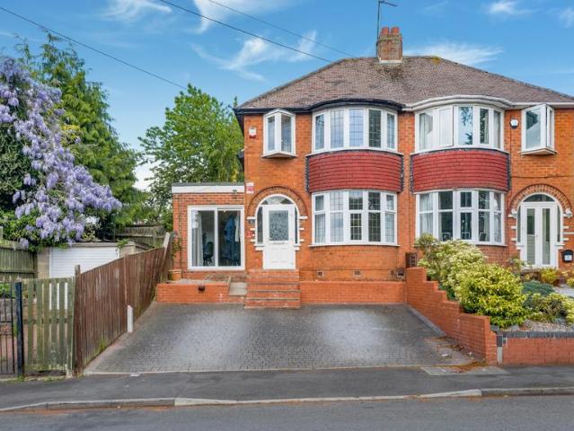 3 bedroom semi detached house for sale