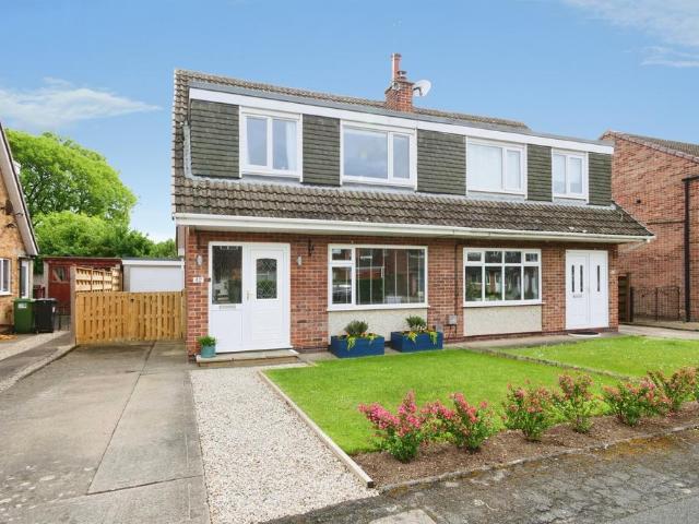 3 bedroom semi detached house for sale