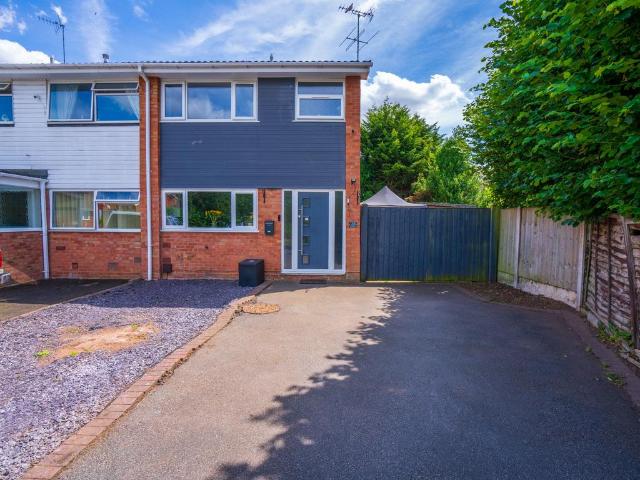 3 bedroom semi detached house for sale
