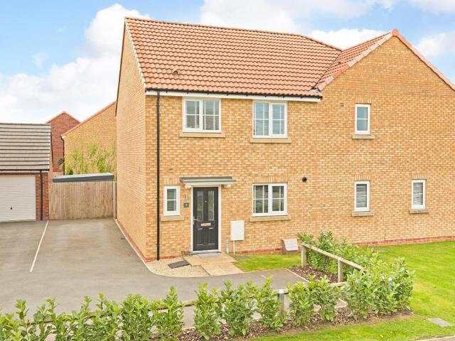 3 bedroom semi detached house for sale