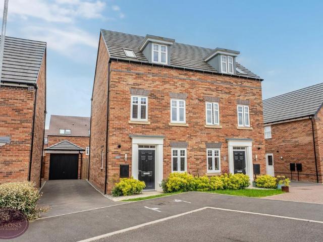 3 bedroom semi detached house for sale