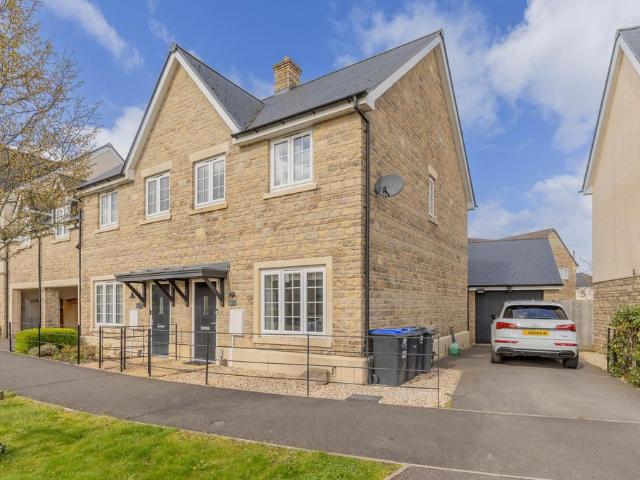 3 bedroom semi detached house for sale