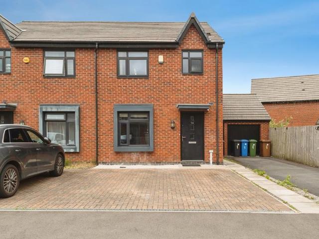 3 bedroom semi detached house for sale