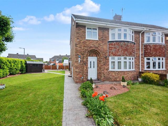 3 bedroom semi detached house for sale