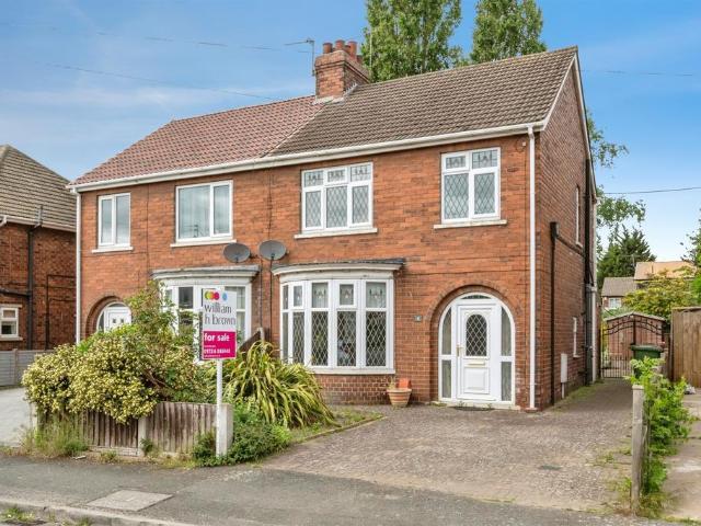 3 bedroom semi detached house for sale