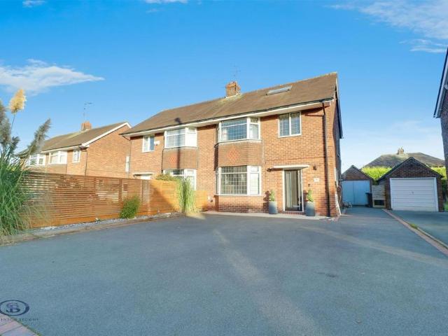 3 bedroom semi detached house for sale