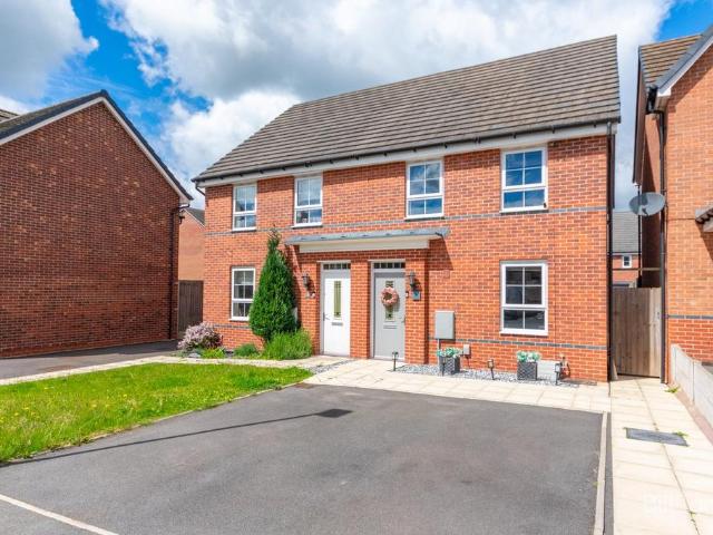 3 bedroom semi detached house for sale
