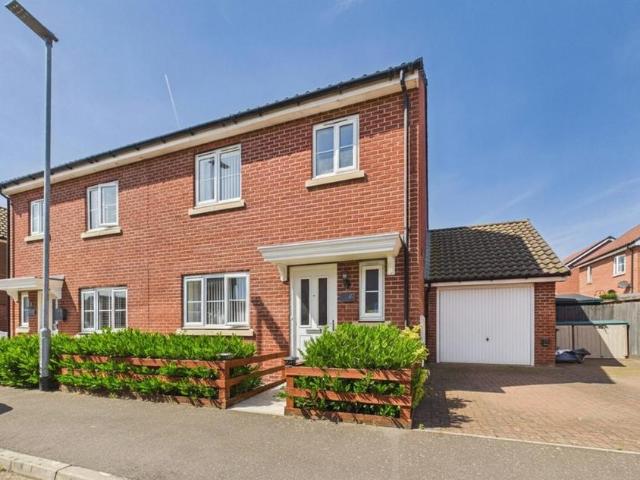 3 bedroom semi detached house for sale