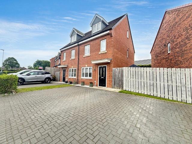 3 bedroom semi detached house for sale