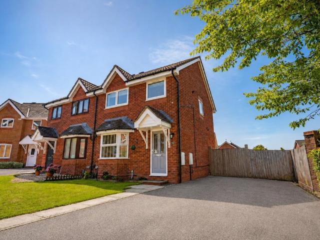 3 bedroom semi detached house for sale