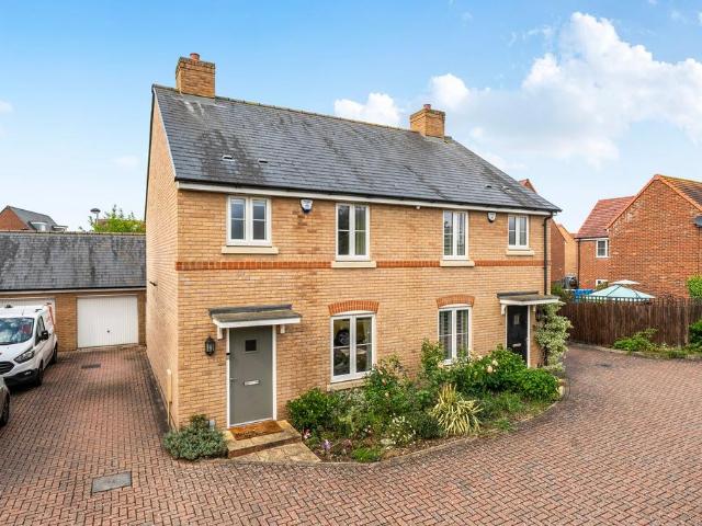 3 bedroom semi detached house for sale