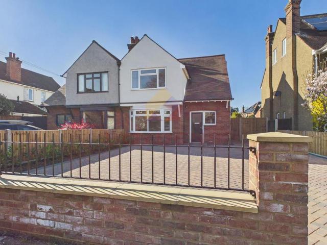 3 bedroom semi detached house for sale