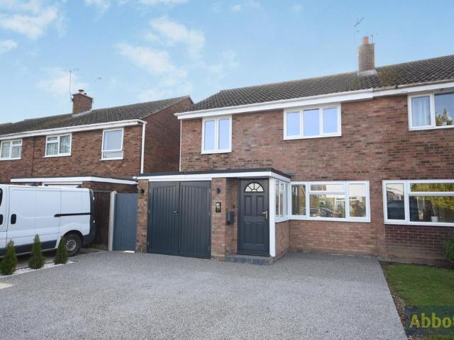 3 bedroom semi detached house for sale