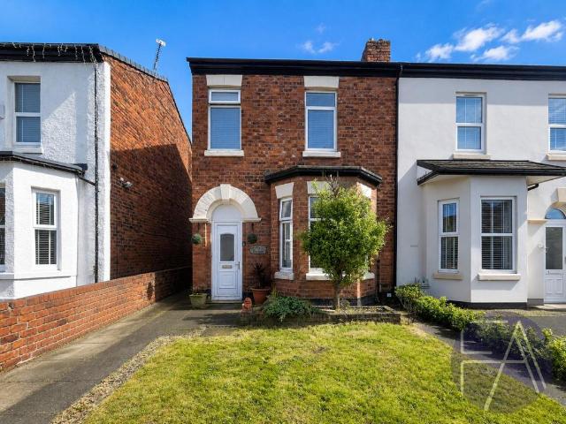 3 bedroom semi detached house for sale
