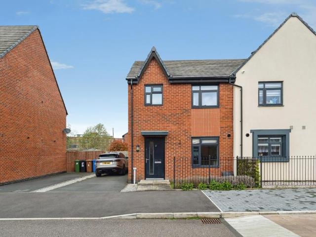 3 bedroom semi detached house for sale