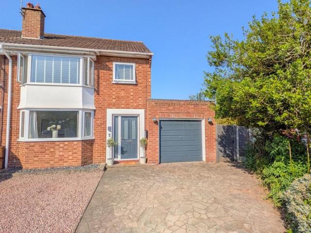 3 bedroom semi detached house for sale