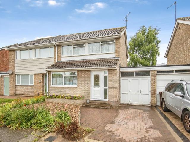 3 bedroom semi detached house for sale