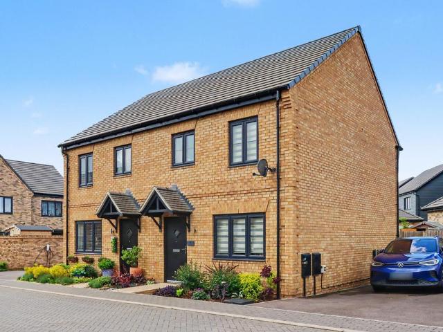 3 bedroom semi detached house for sale