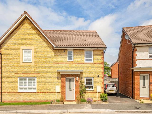 3 bedroom semi detached house for sale