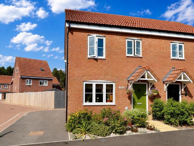3 bedroom semi detached house for sale