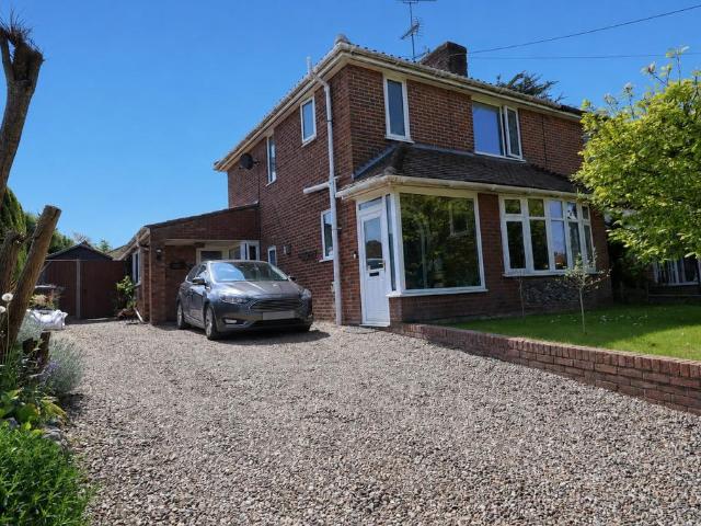 3 bedroom semi detached house for sale