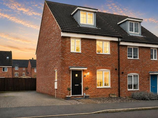 3 bedroom semi detached house for sale