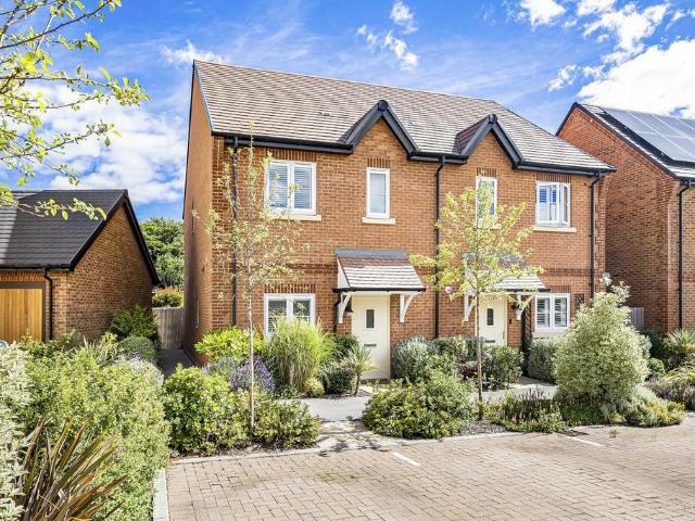 3 bedroom semi detached house for sale