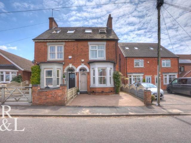 3 bedroom semi detached house for sale
