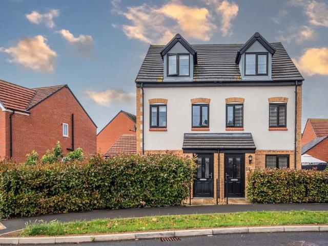 3 bedroom semi detached house for sale