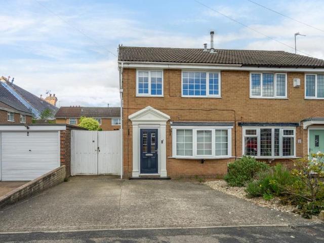3 bedroom semi detached house for sale