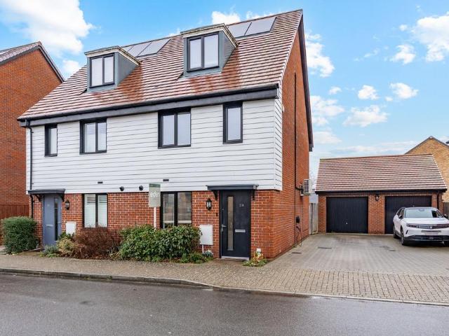 3 bedroom semi detached house for sale