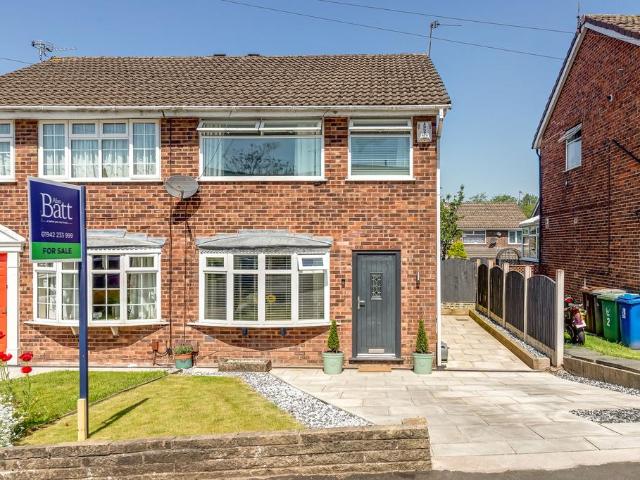 3 bedroom semi detached house for sale