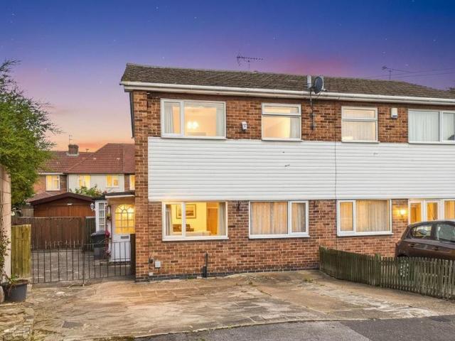 3 bedroom semi detached house for sale