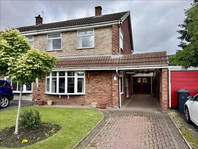 3 bedroom semi detached house for sale