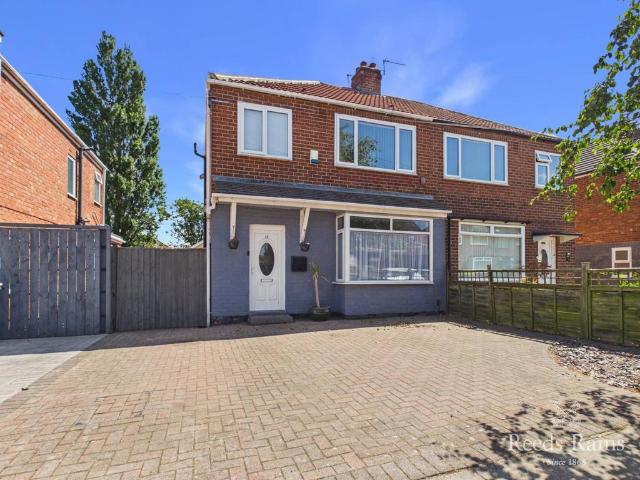 3 bedroom semi detached house for sale