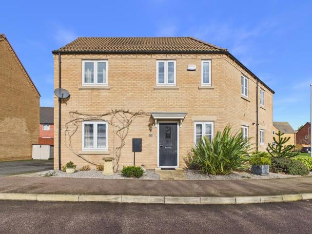 3 bedroom semi detached house for sale